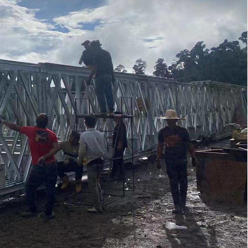 Galvanized Prefabricated Steel Truss Pedestrian Bridge Double Lane 7.35m